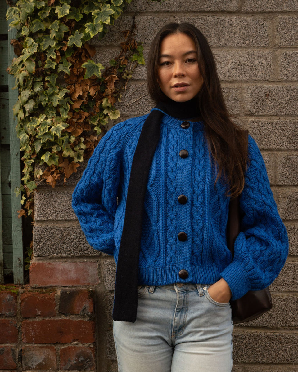 Avening Knitted Skinny Scarf – Peregrine Clothing